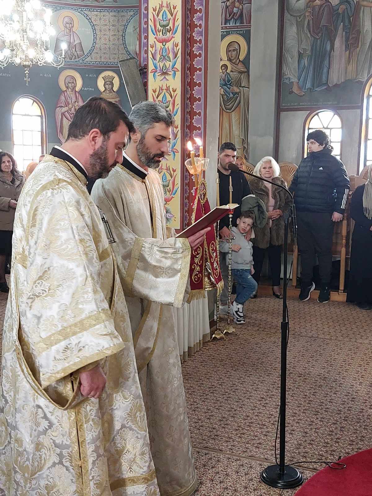Απο την εις Διάκονον χειροτονία του π. Ιωάννου Παπαδόπουλου στον Ιερό ...